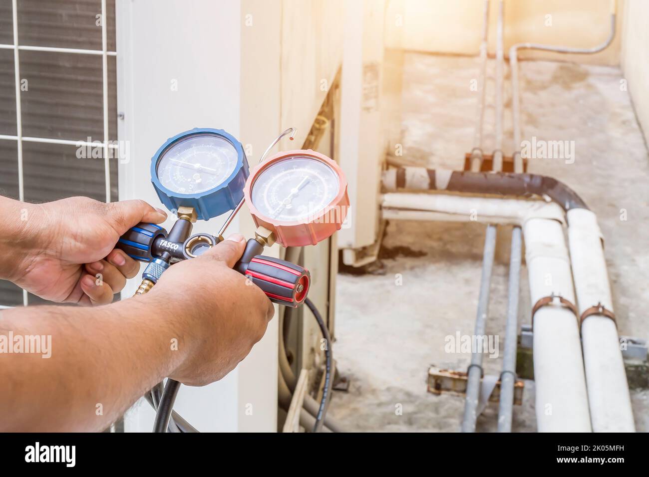 air conditioner check service, leak detection, fill refrigerant Stock ...