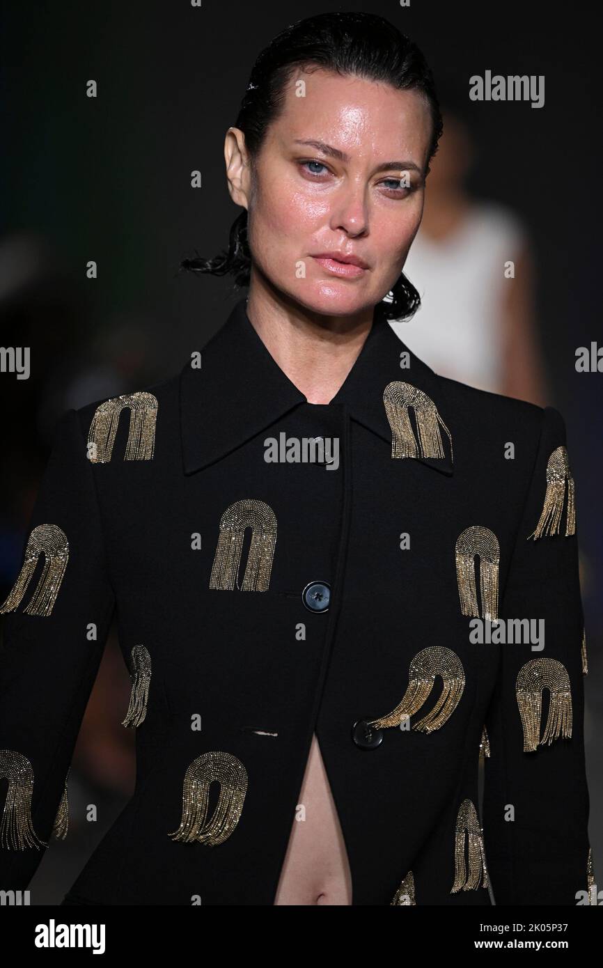 Model Shalom Harlow walks on the runway at the Proenza Schouler fashion ...