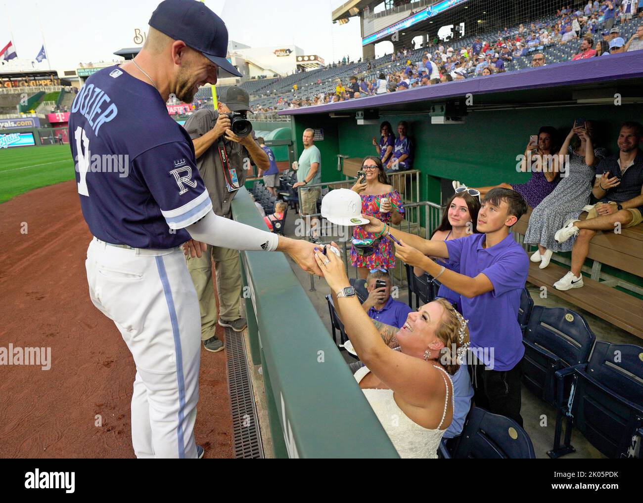 SEP 09, 2022: Kansas City Royals Hunter Dozier (17) signs a baseball ...