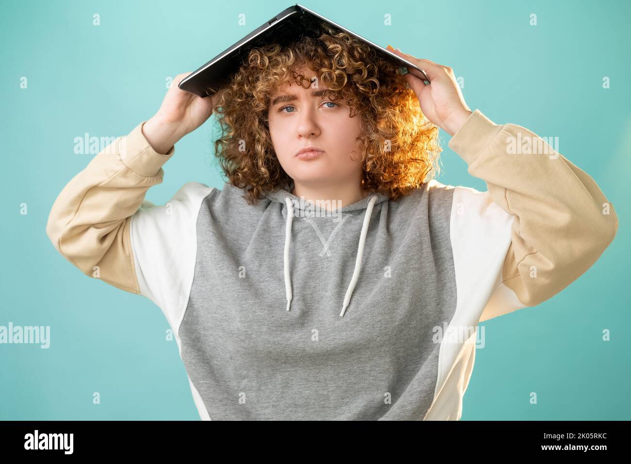 Online bullying woman hi-res stock photography and images - Alamy