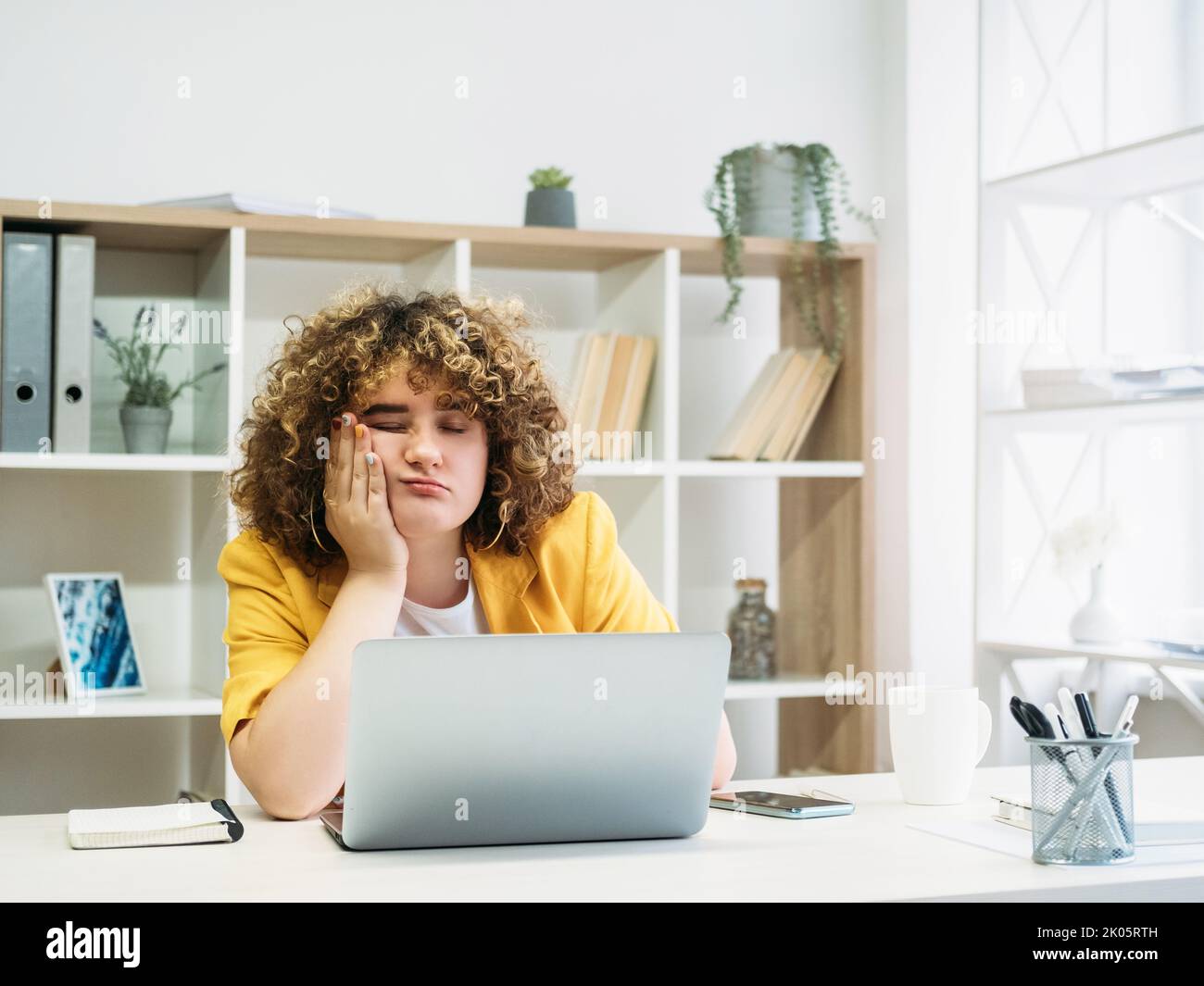 overwork stress unproductive worker woman asleep Stock Photo - Alamy