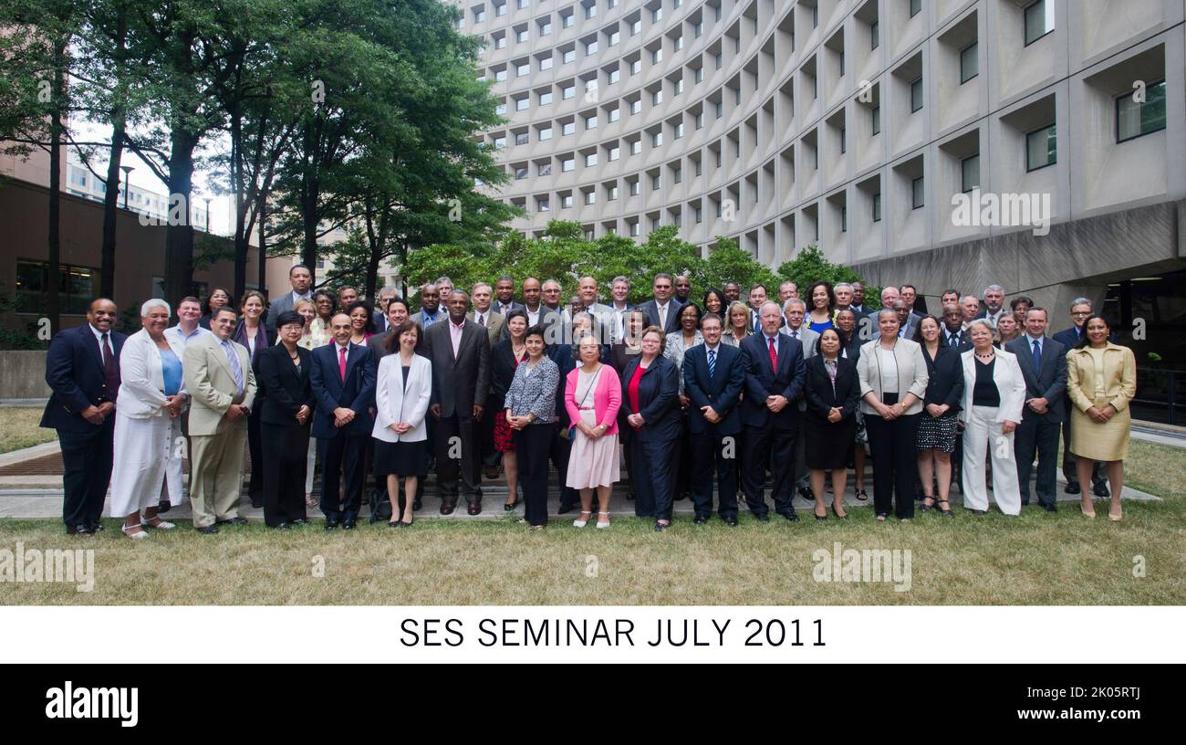 HUD Senior Executive Service (SES) personnel group shot with Deputy ...
