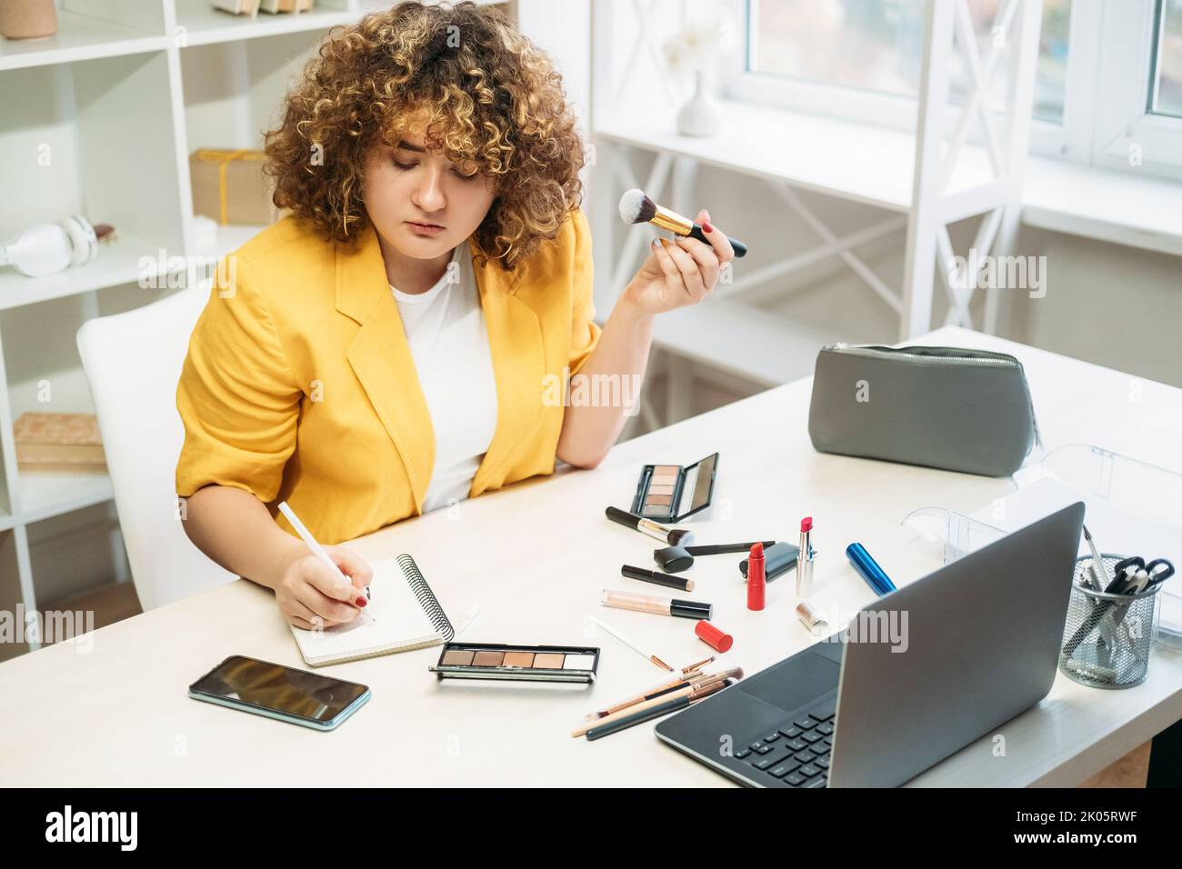 office makeup work multitasking business woman Stock Photo - Alamy