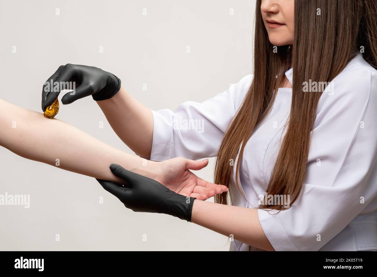 Epilation hair removal woman hi-res stock photography and images - Alamy