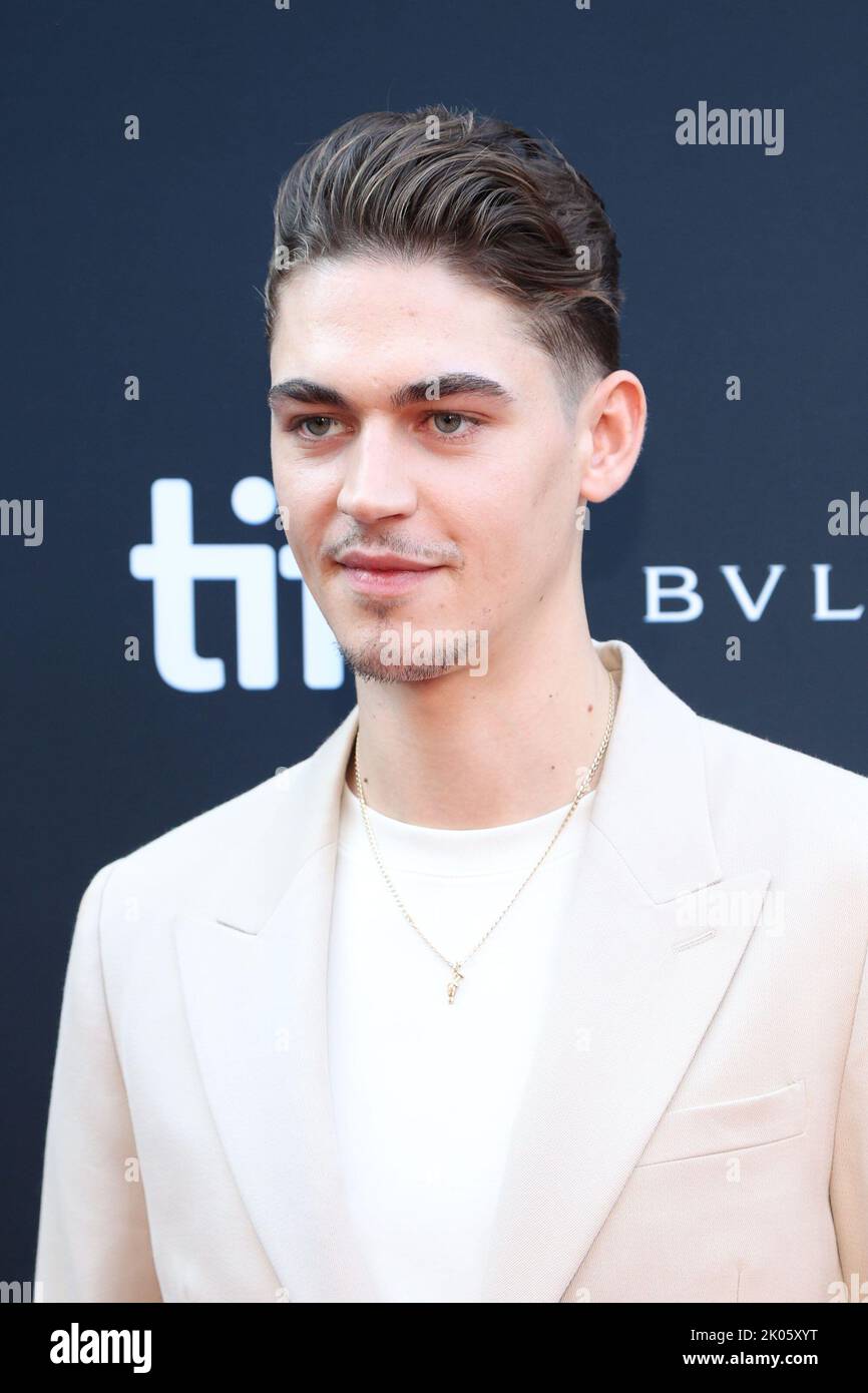 Hero Fiennes Tiffin 2022