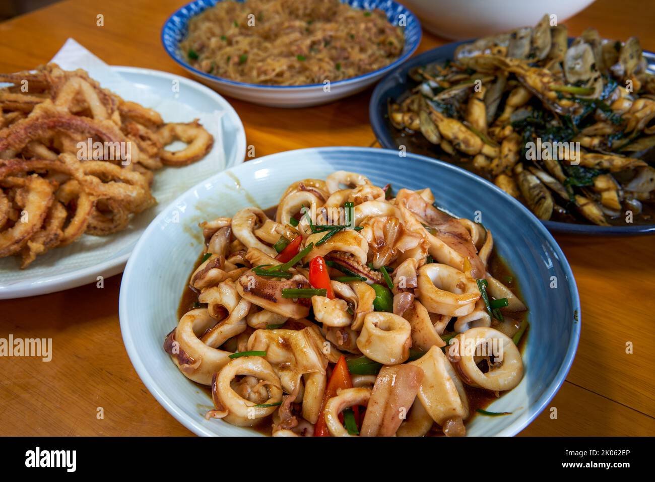Happy family chinese buffet hi-res stock photography and images - Alamy