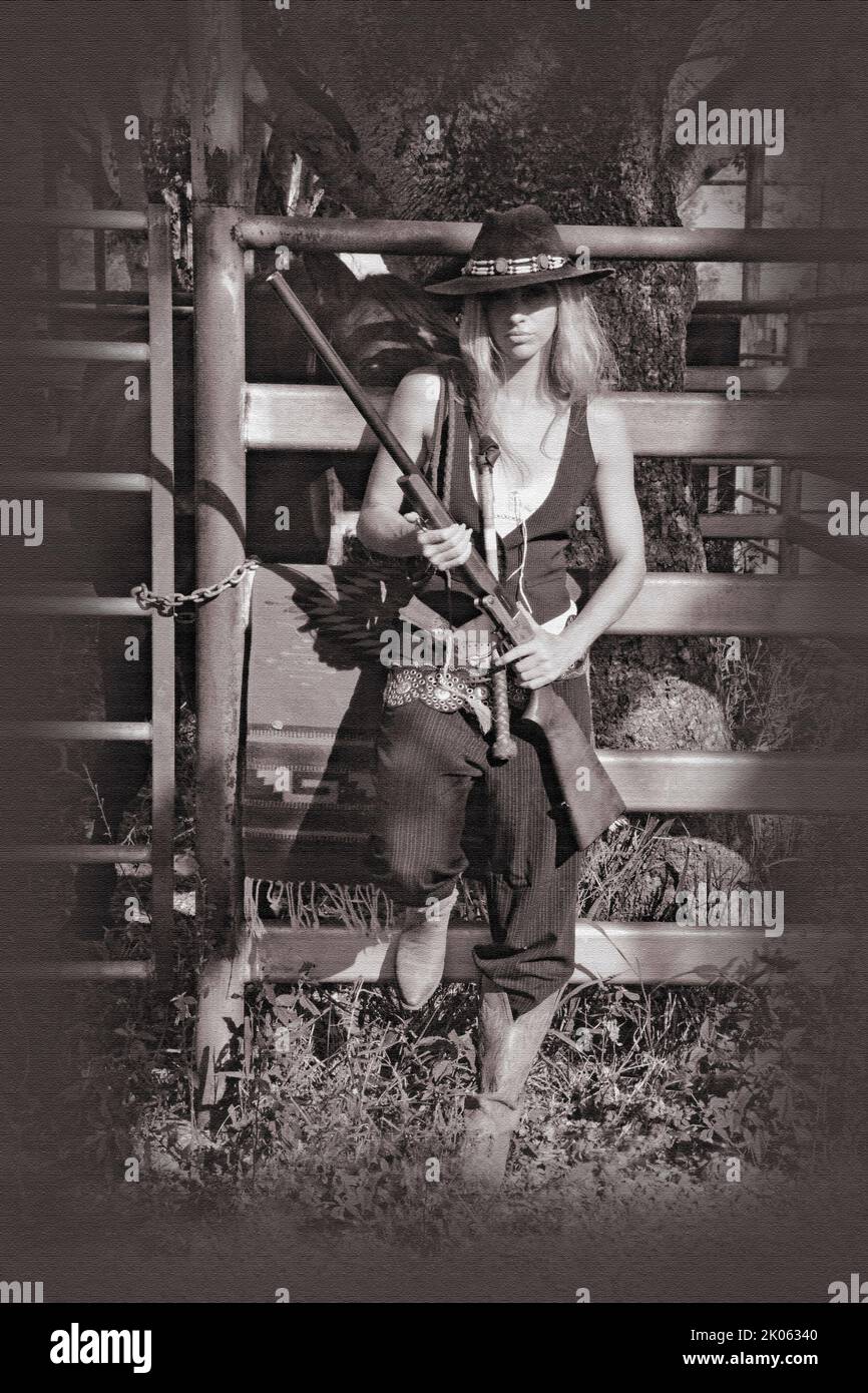 COWGIRLS AND GUNS, SHE'LL SHOOT YOU Stock Photo - Alamy