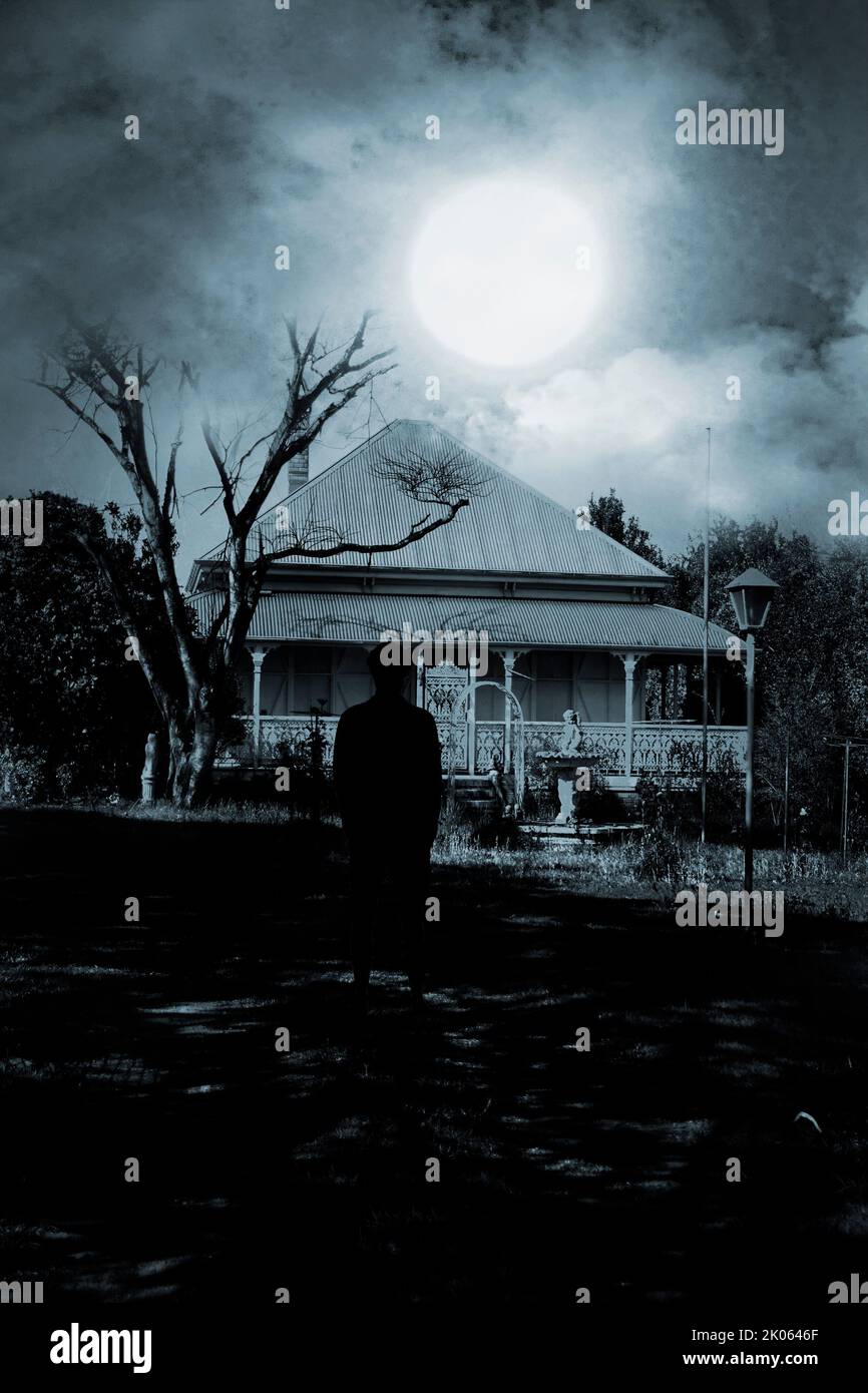 Scary figure hi-res stock photography and images - Alamy