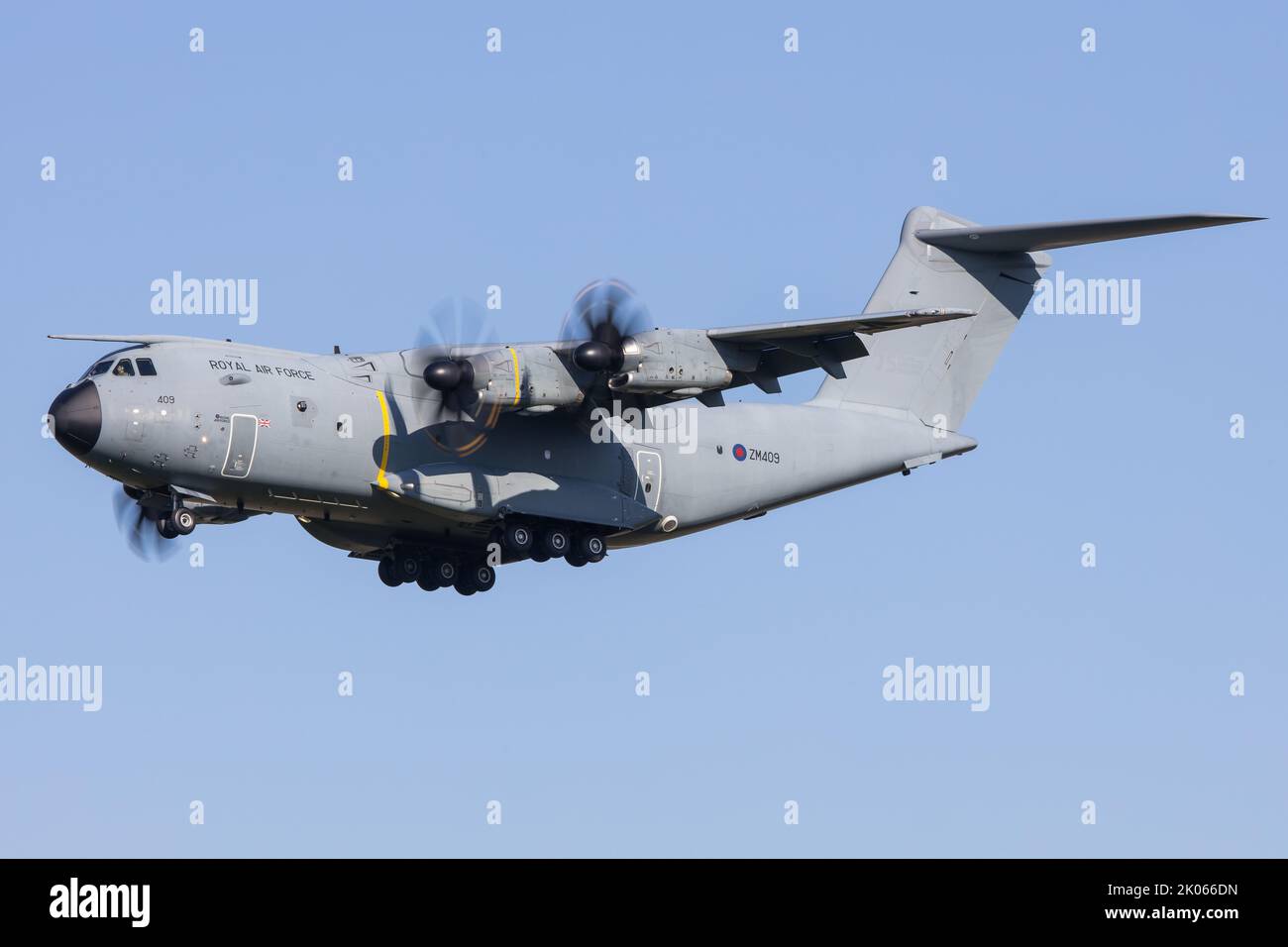 Raf airbus a400m military transporter hi-res stock photography and ...