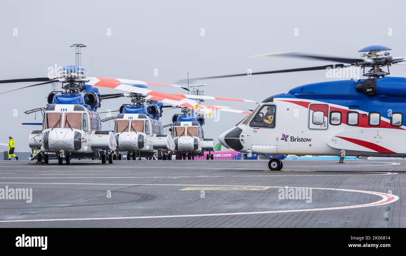 Offshore helicopters hi-res stock photography and images - Alamy