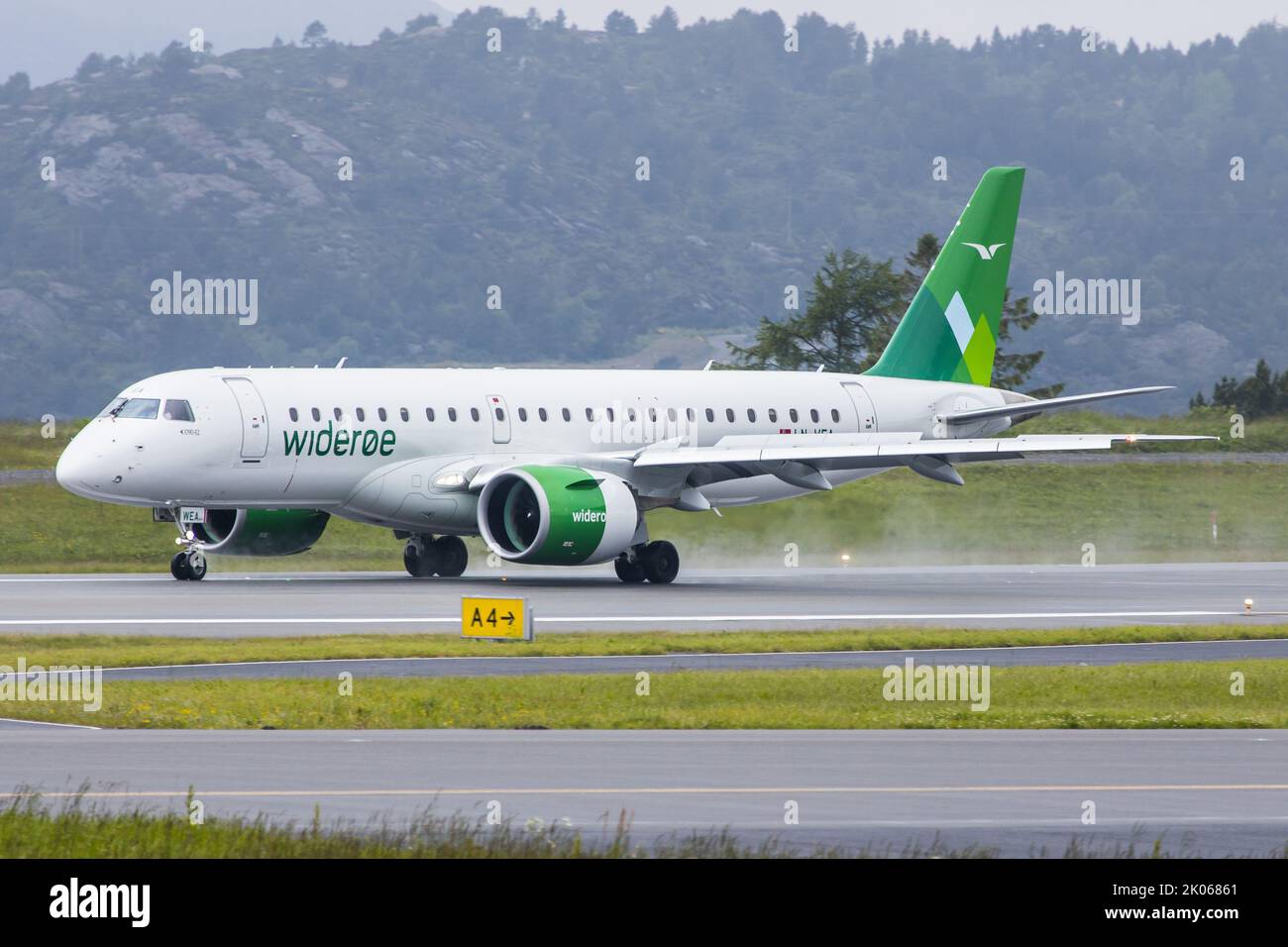 Embraer e 190 e2 hi-res stock photography and images - Alamy