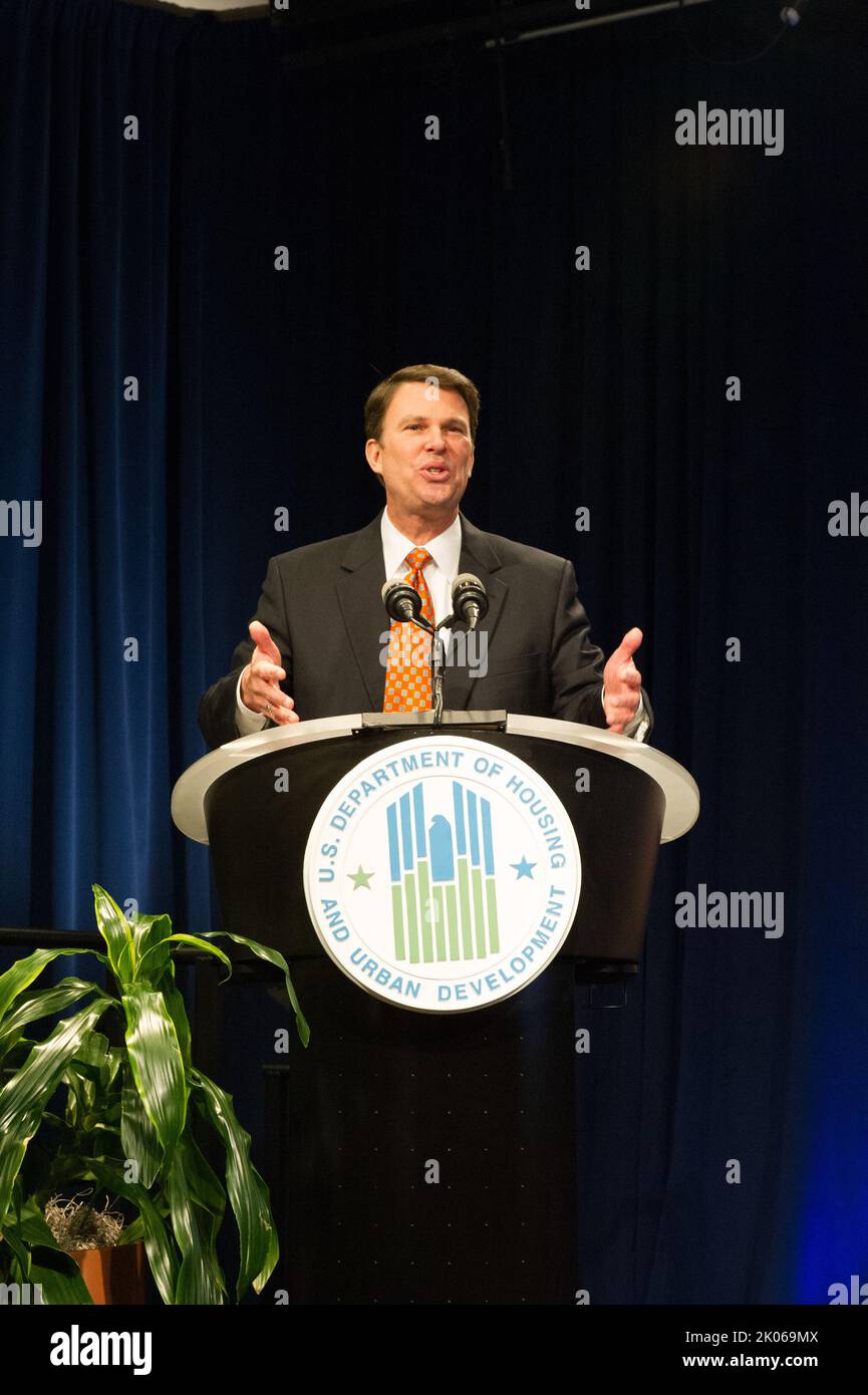 Presentation at HUD headquarters on federal government hiring reform ...