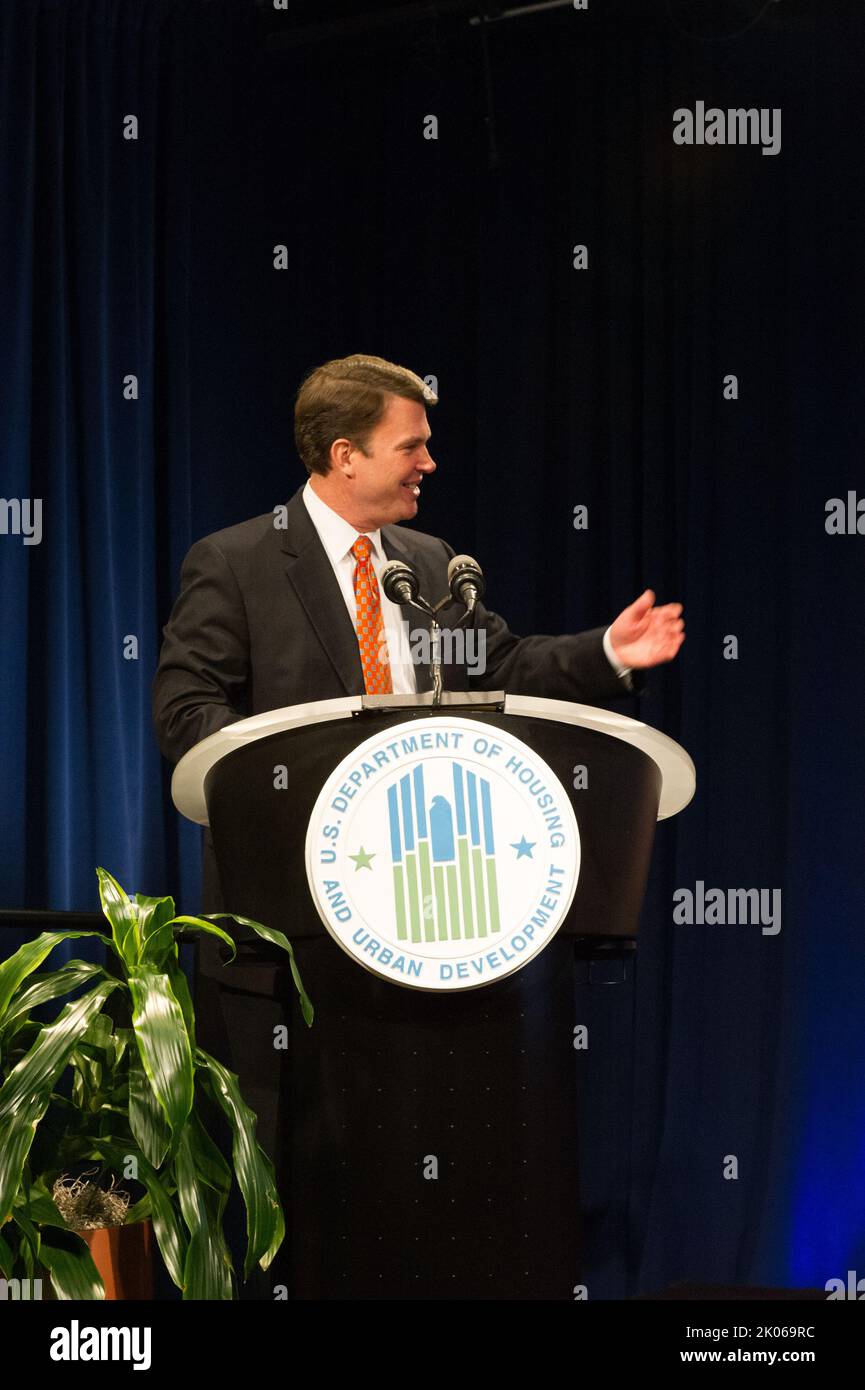 Presentation at HUD headquarters on federal government hiring reform ...