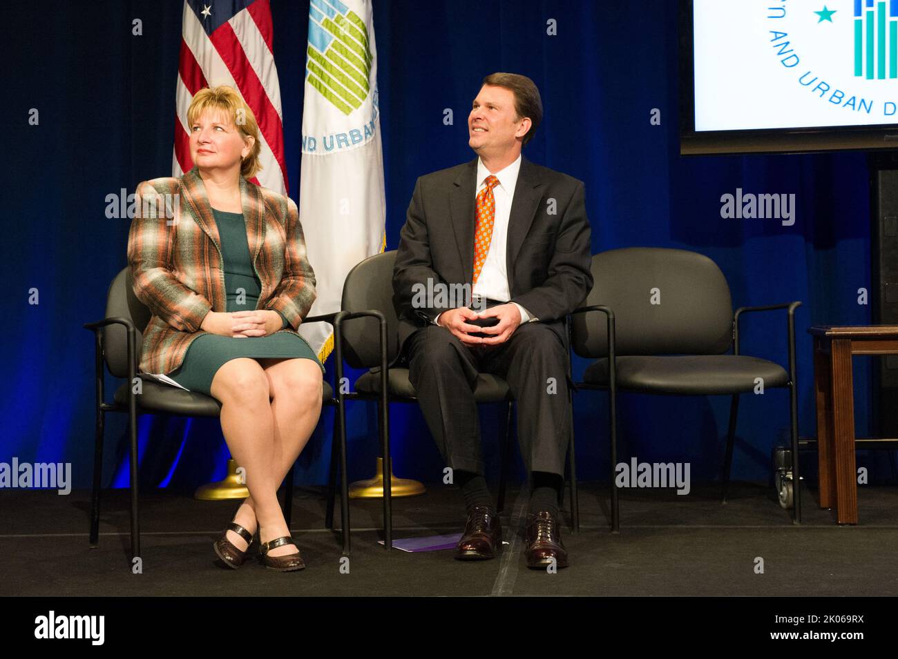 Federal acquisition service hi-res stock photography and images - Alamy