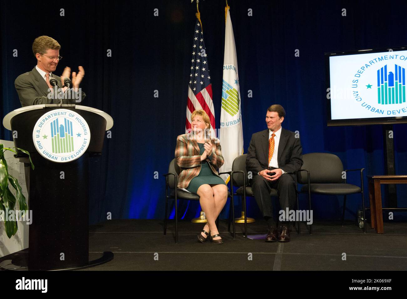 Presentation at HUD headquarters on federal government hiring reform ...