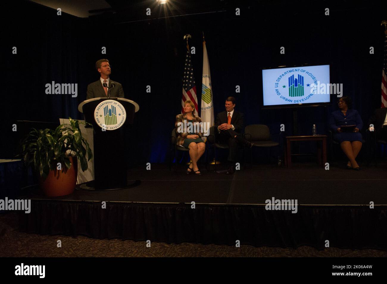 Presentation at HUD headquarters on federal government hiring reform ...