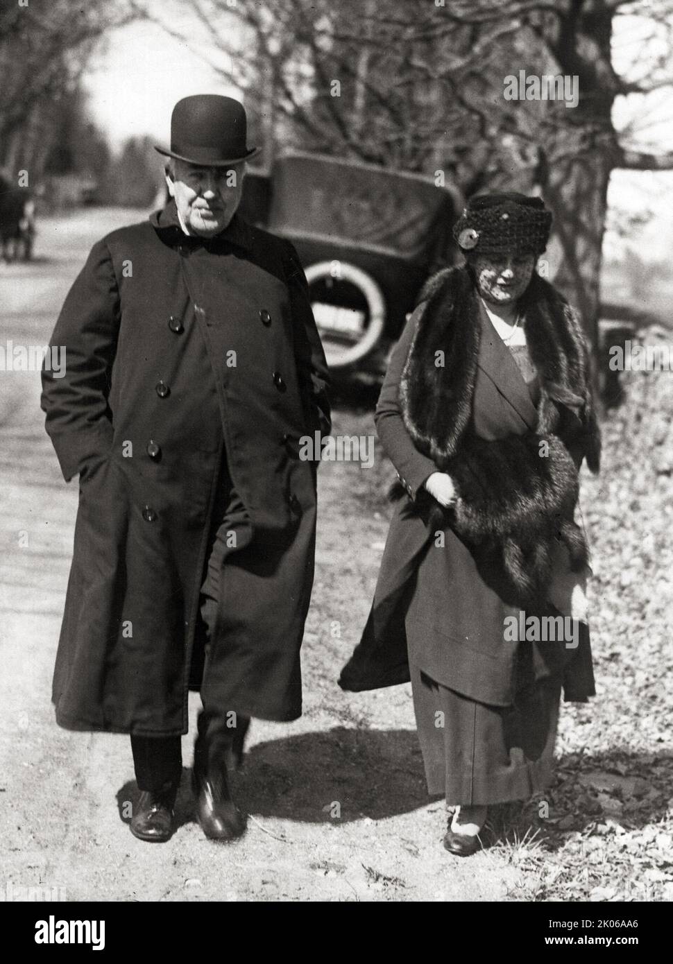 Thomas Edison and Mina Edison at funeral of John Burroughs. 1921 Stock ...