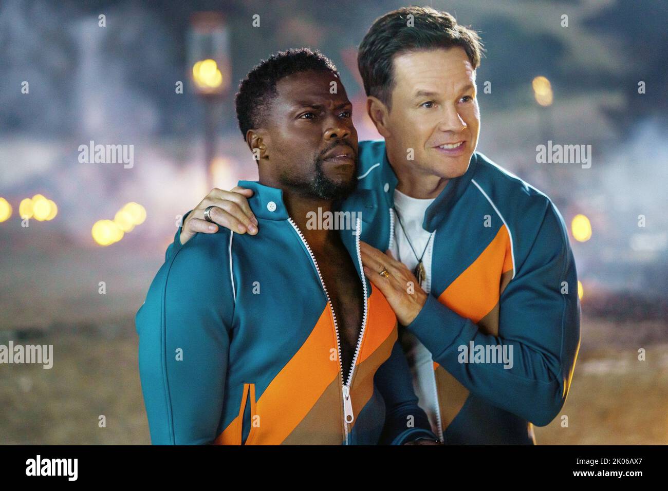 ME TIME, from left: Kevin Hart, Mark Wahlberg, 2022. ph: Saeed Adyani ...
