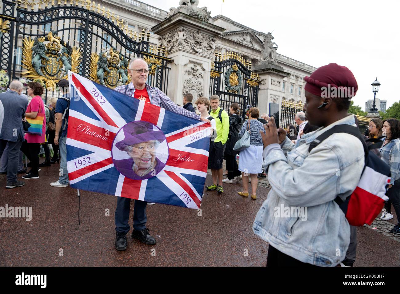 Respect for queen elizabeth ii hi-res stock photography and images - Alamy
