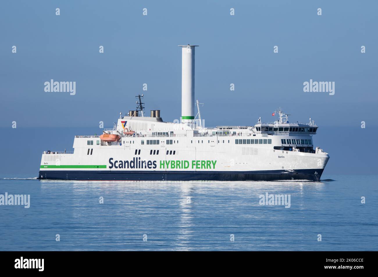 The Scandlines hybrid ferry with its iconic Flettner rotor sail ...