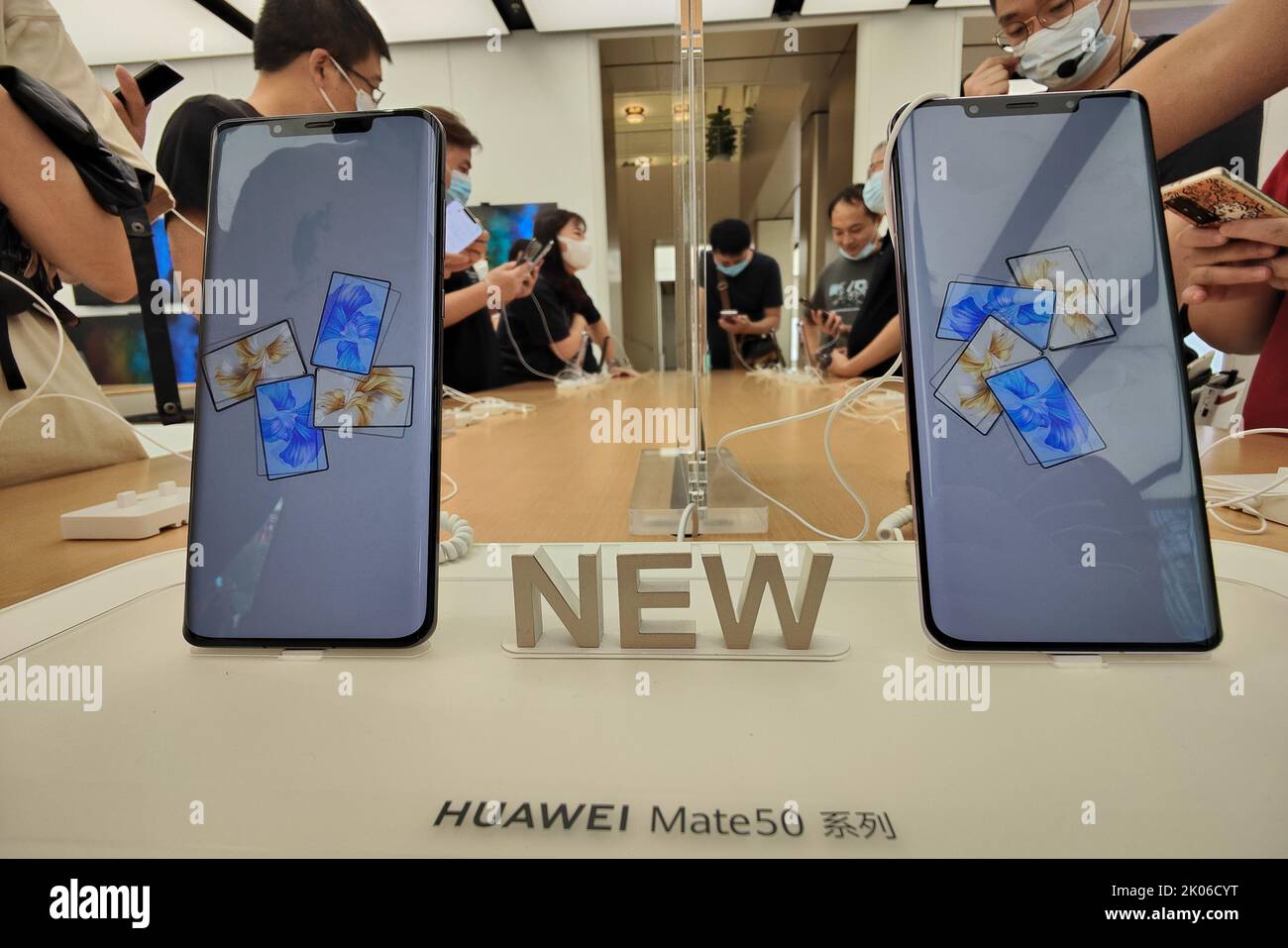 SHANGHAI, CHINA - SEPTEMBER 9, 2022 - Customers experience the newly released Huawei Mate 50 ...