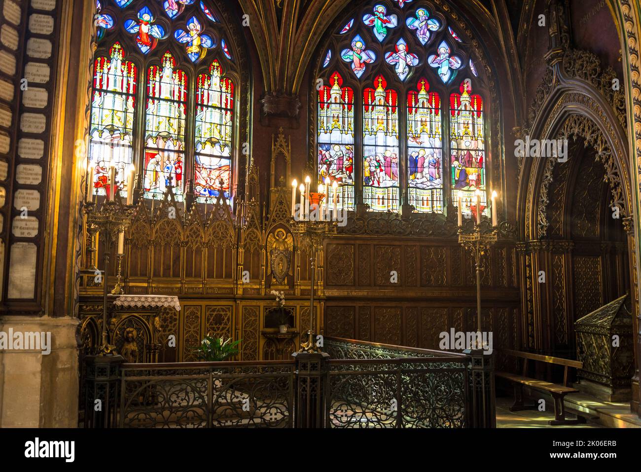 Shrine of St Geneviève, the patron saint of Paris in Saint-Étienne-du ...