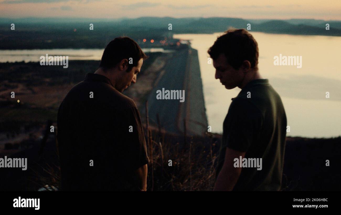 PRIVATE DESERT, (aka DESERTO PARTICULAR), from left: Antonio Saboia ...