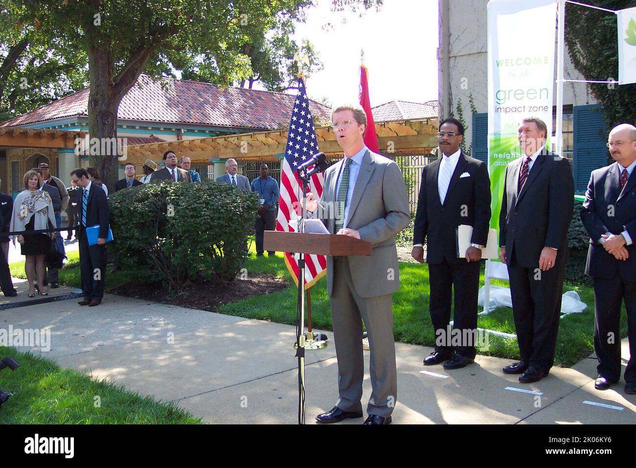 Secretary Shaun Donovan on Green Impact Zone tour in Kansas City ...