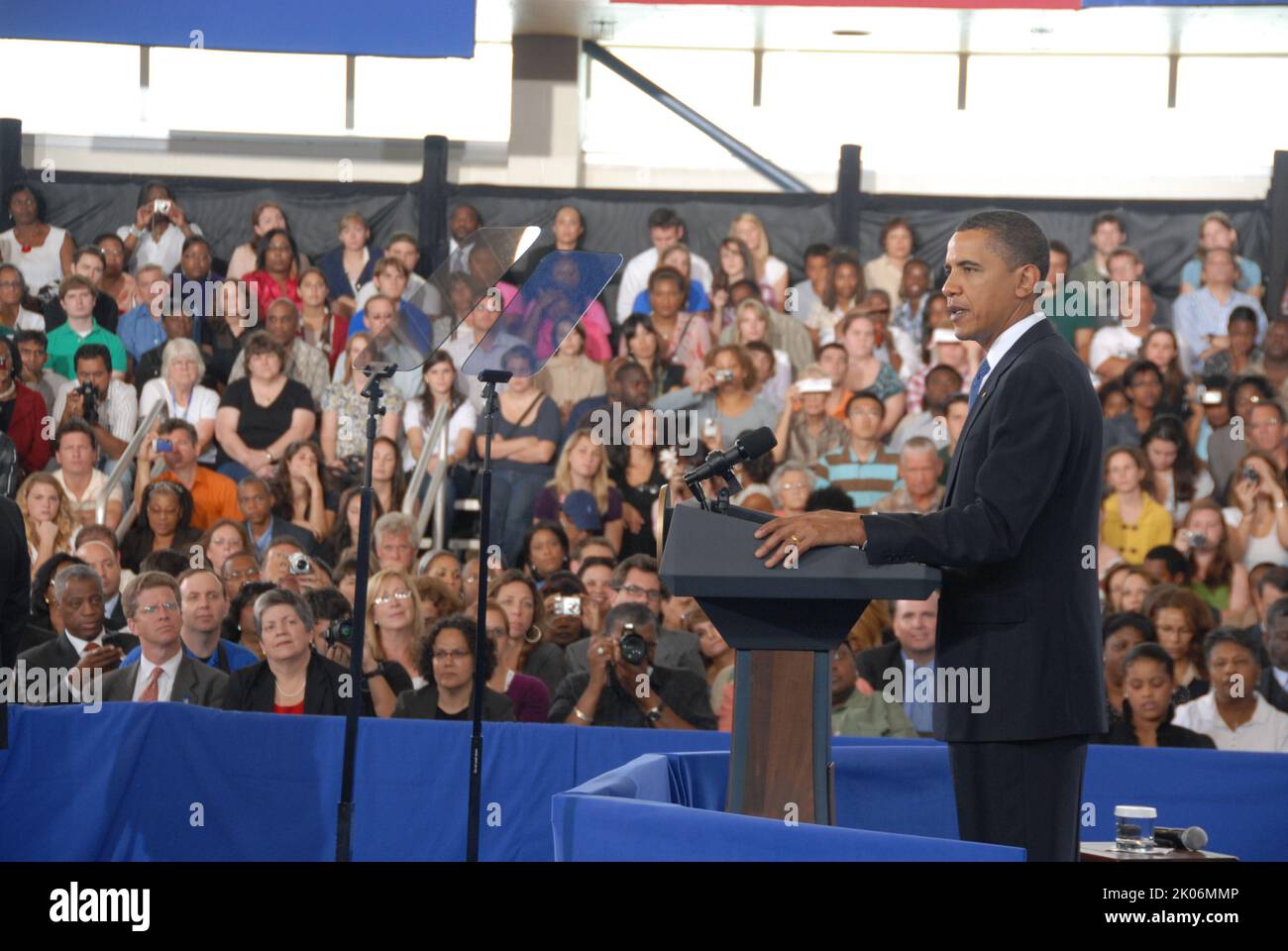 President Barack Obama delivering address, greeting crowd in New ...