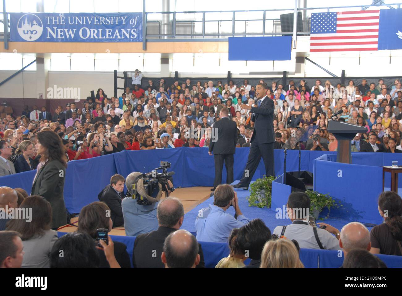 President Barack Obama delivering address, greeting crowd in New ...