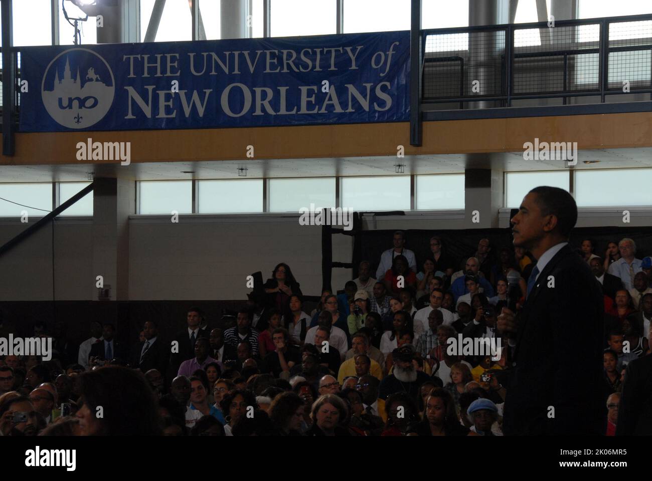 President Barack Obama delivering address, greeting crowd in New ...