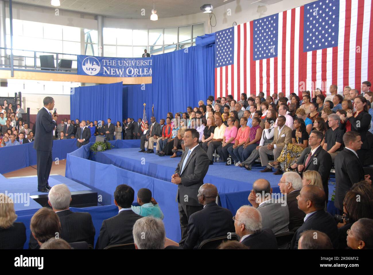 President Barack Obama delivering address, greeting crowd in New ...