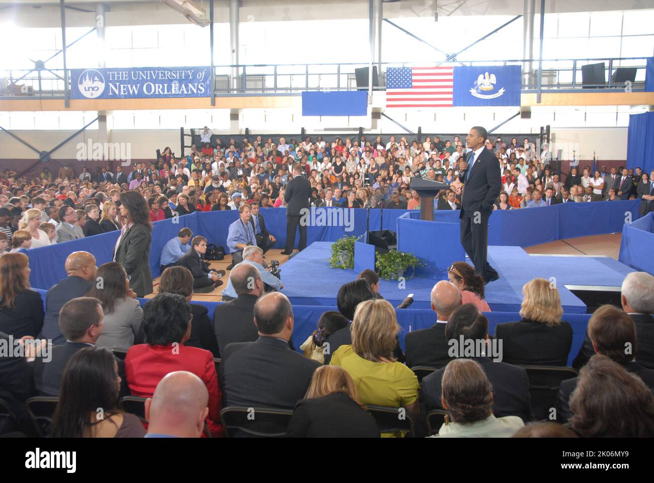 President Barack Obama delivering address, greeting crowd in New ...