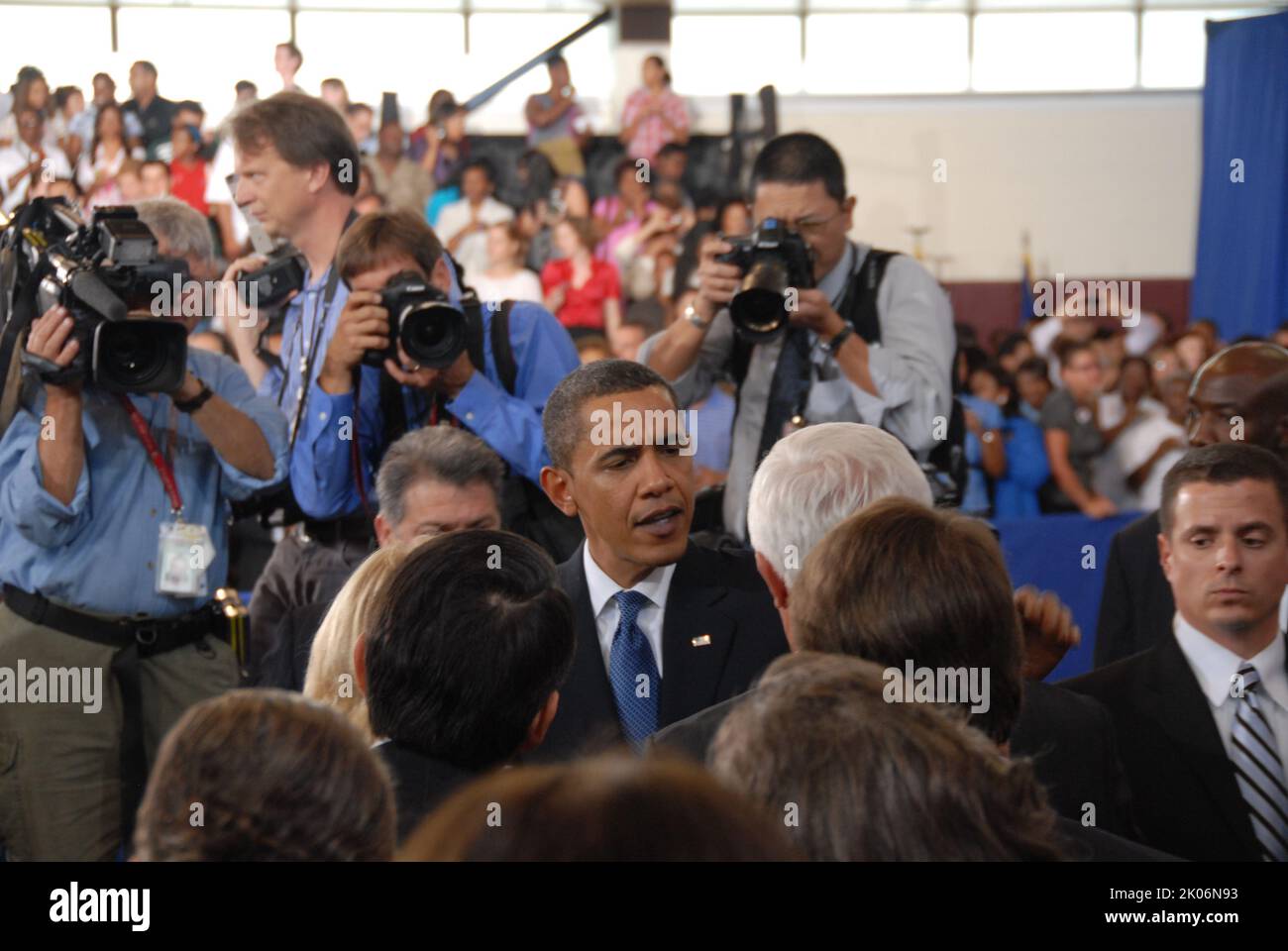 President Barack Obama delivering address, greeting crowd in New ...