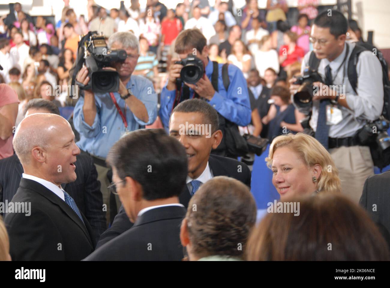 President Barack Obama delivering address, greeting crowd in New ...