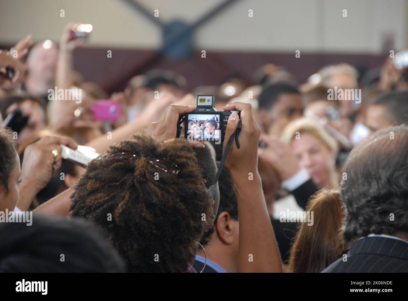 President Barack Obama delivering address, greeting crowd in New ...