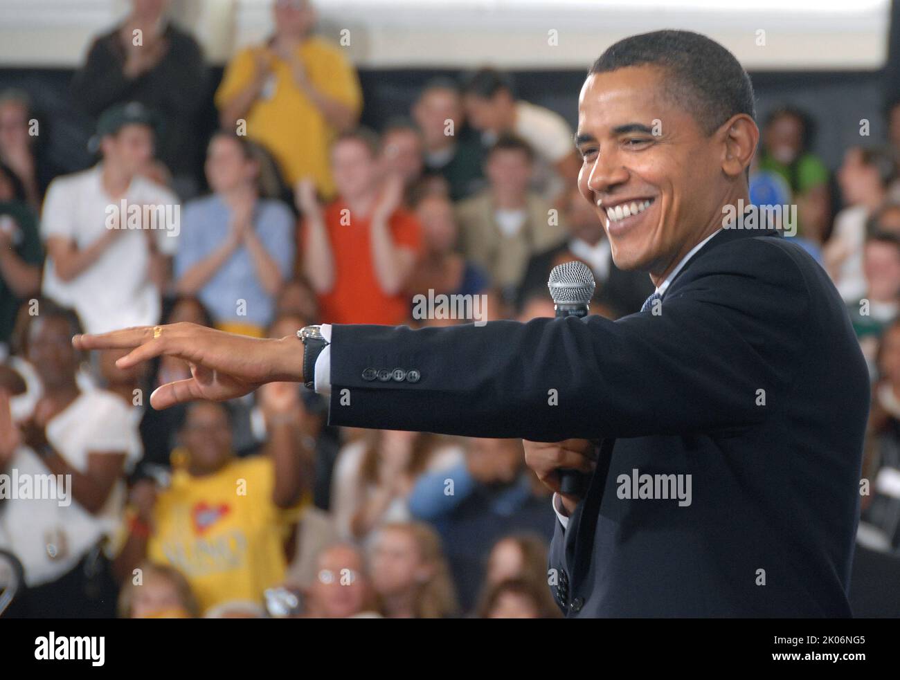 President Barack Obama delivering address, greeting crowd in New ...