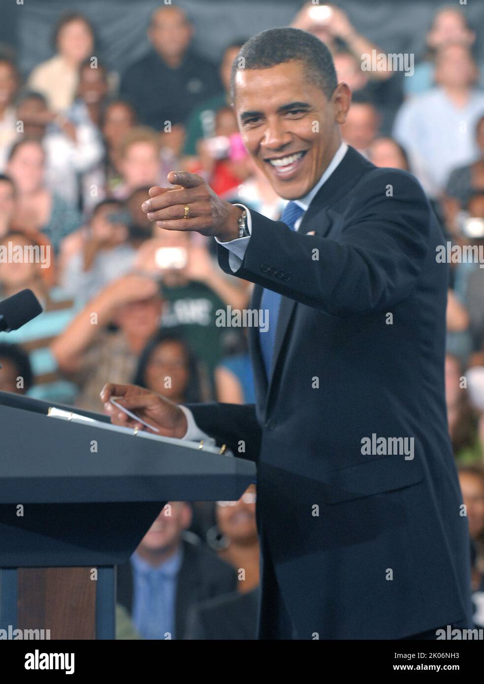 President Barack Obama delivering address, greeting crowd in New ...