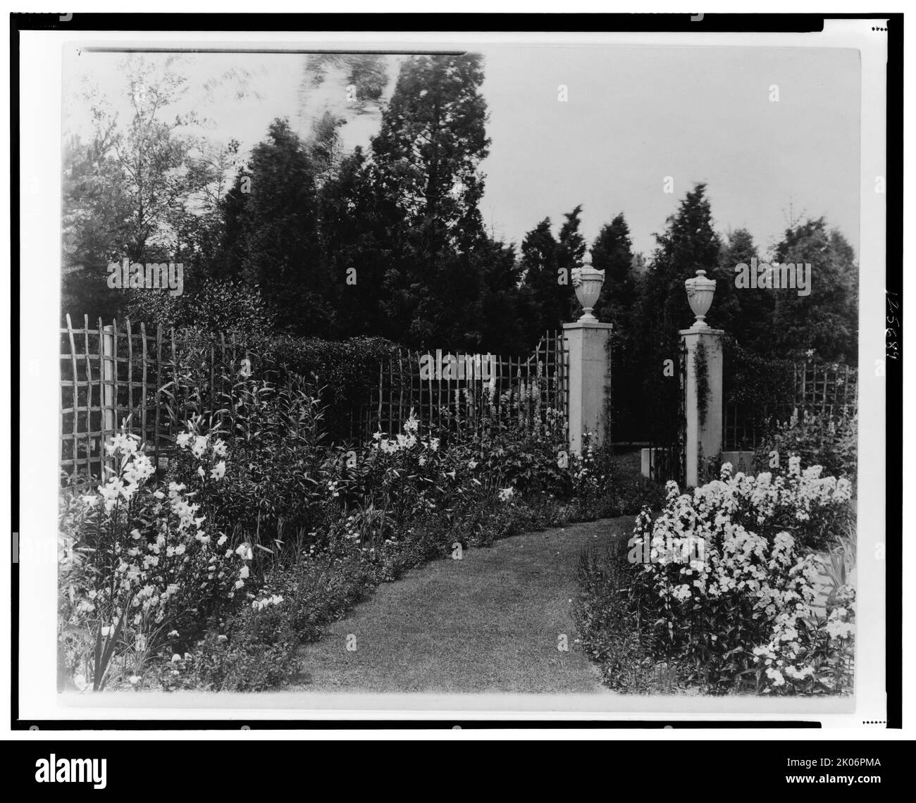 "Beacon Hill House," Arthur Curtiss James house, Newport, Rhode Island ...