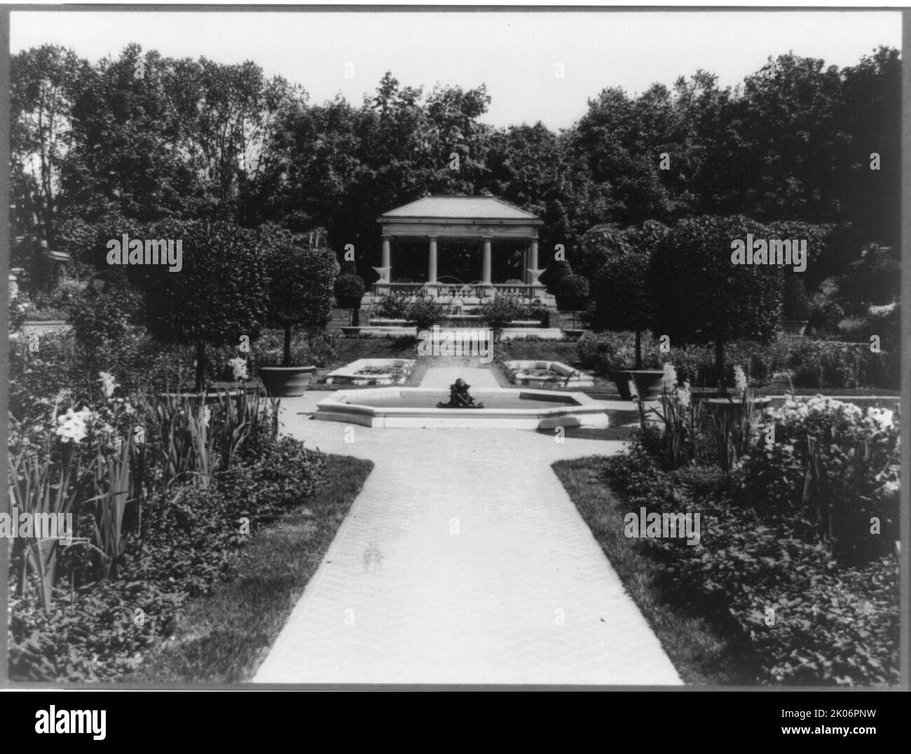 Massachusetts. Beverly Cove. Formal gardens of Miss Abbey Hunt-Evans ...
