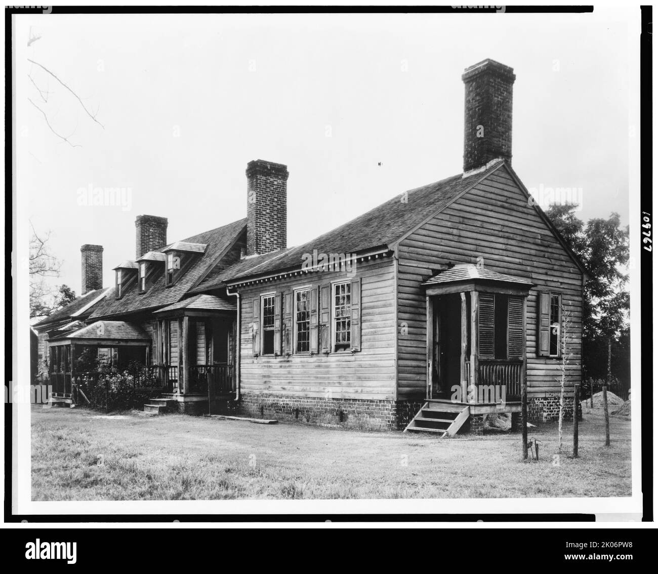 1930s house exterior Cut Out Stock Images & Pictures - Alamy