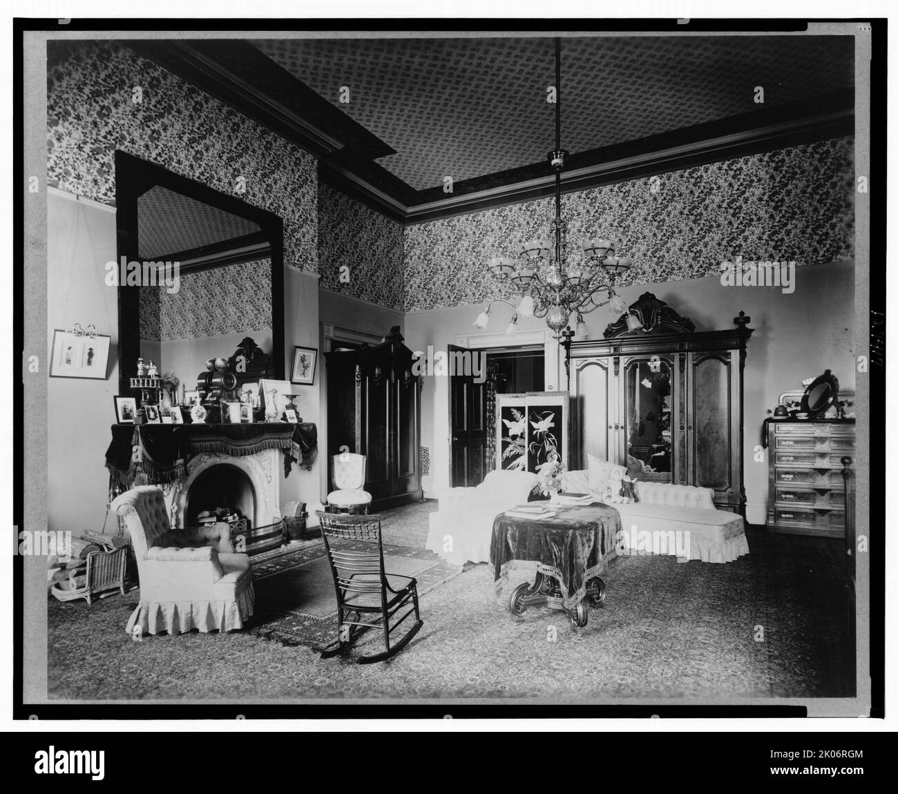 Library in white house Cut Out Stock Images & Pictures - Alamy