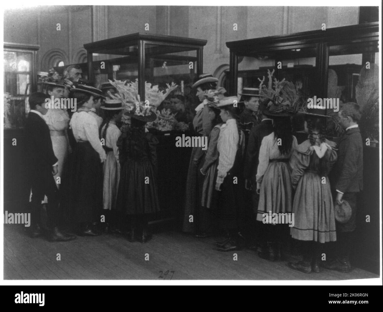 Washington, D.C. school children on field trip - at the Smithsonian ...