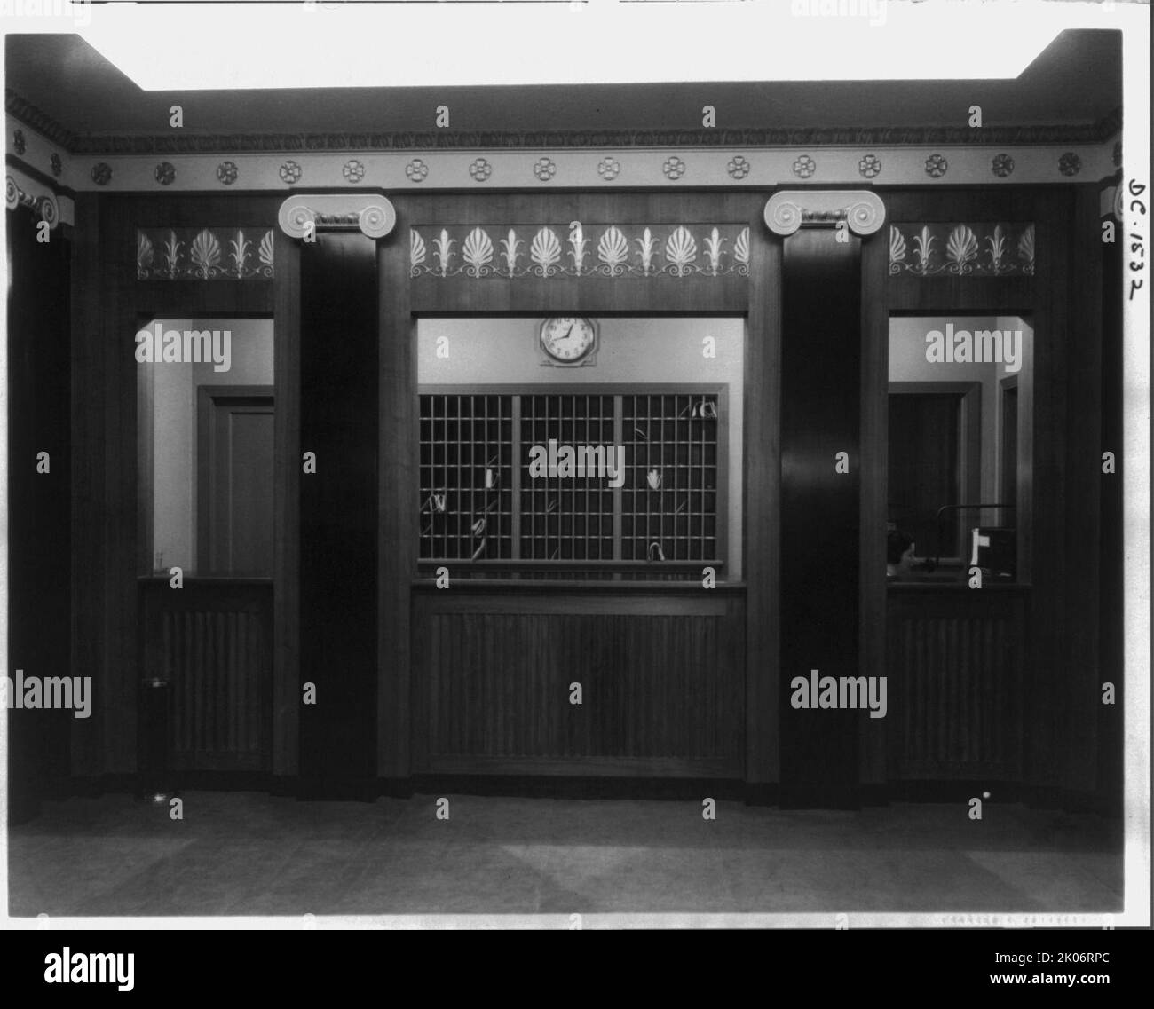 Switchboard operator vintage Black and White Stock Photos & Images - Alamy
