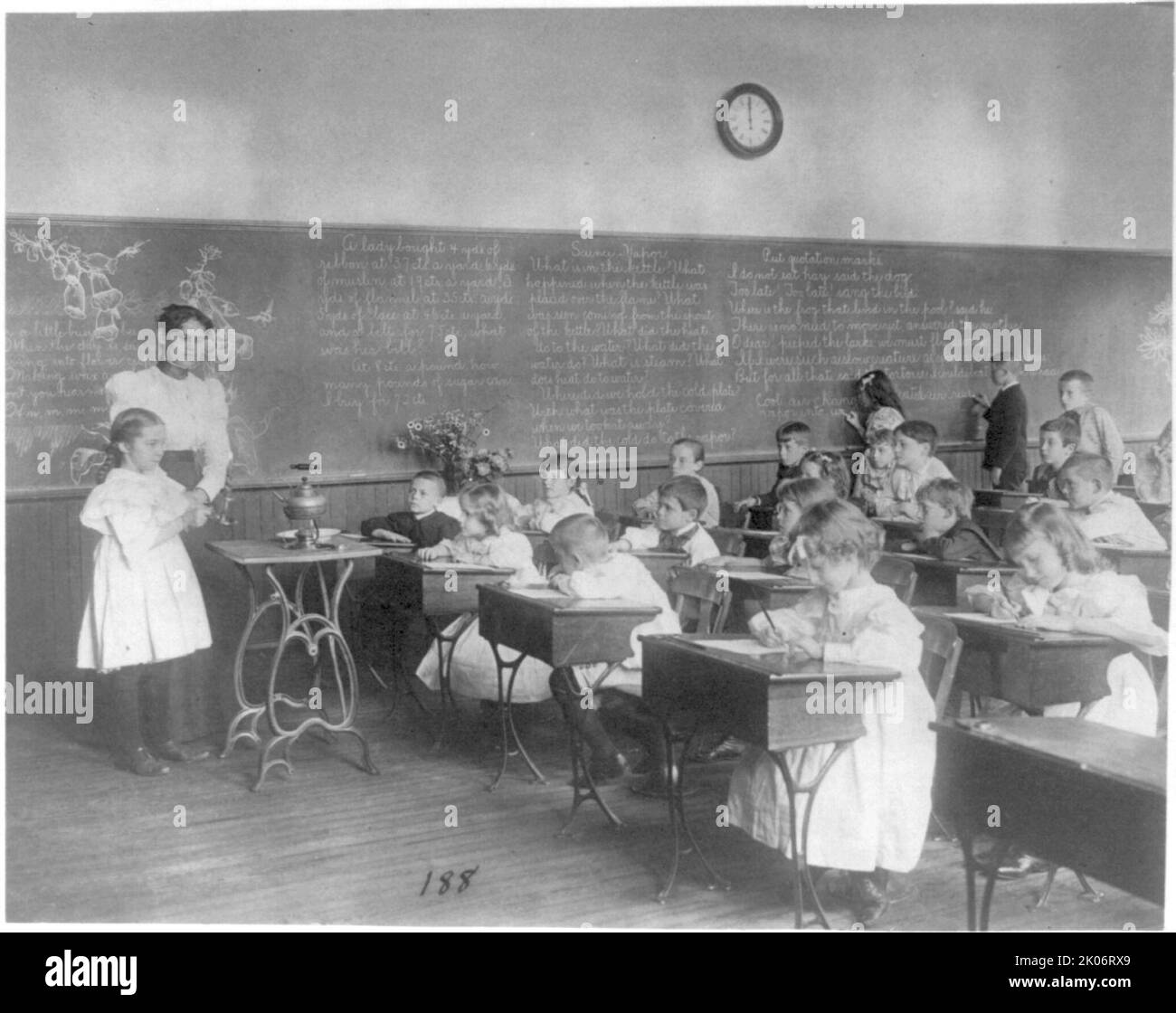 Class in science - studying water vapor, 2nd Division elementary school ...