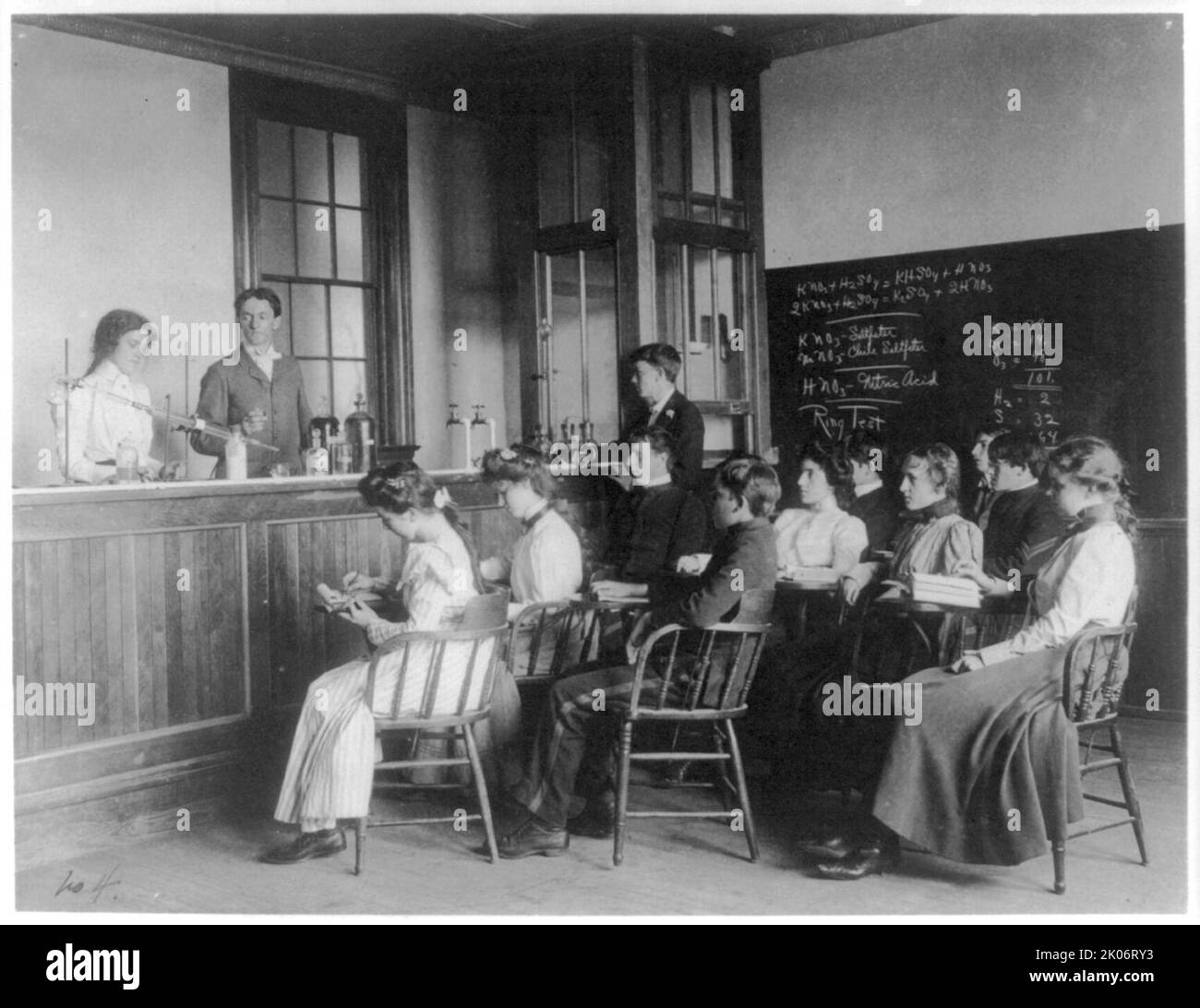 High school teens students science class Black and White Stock Photos ...