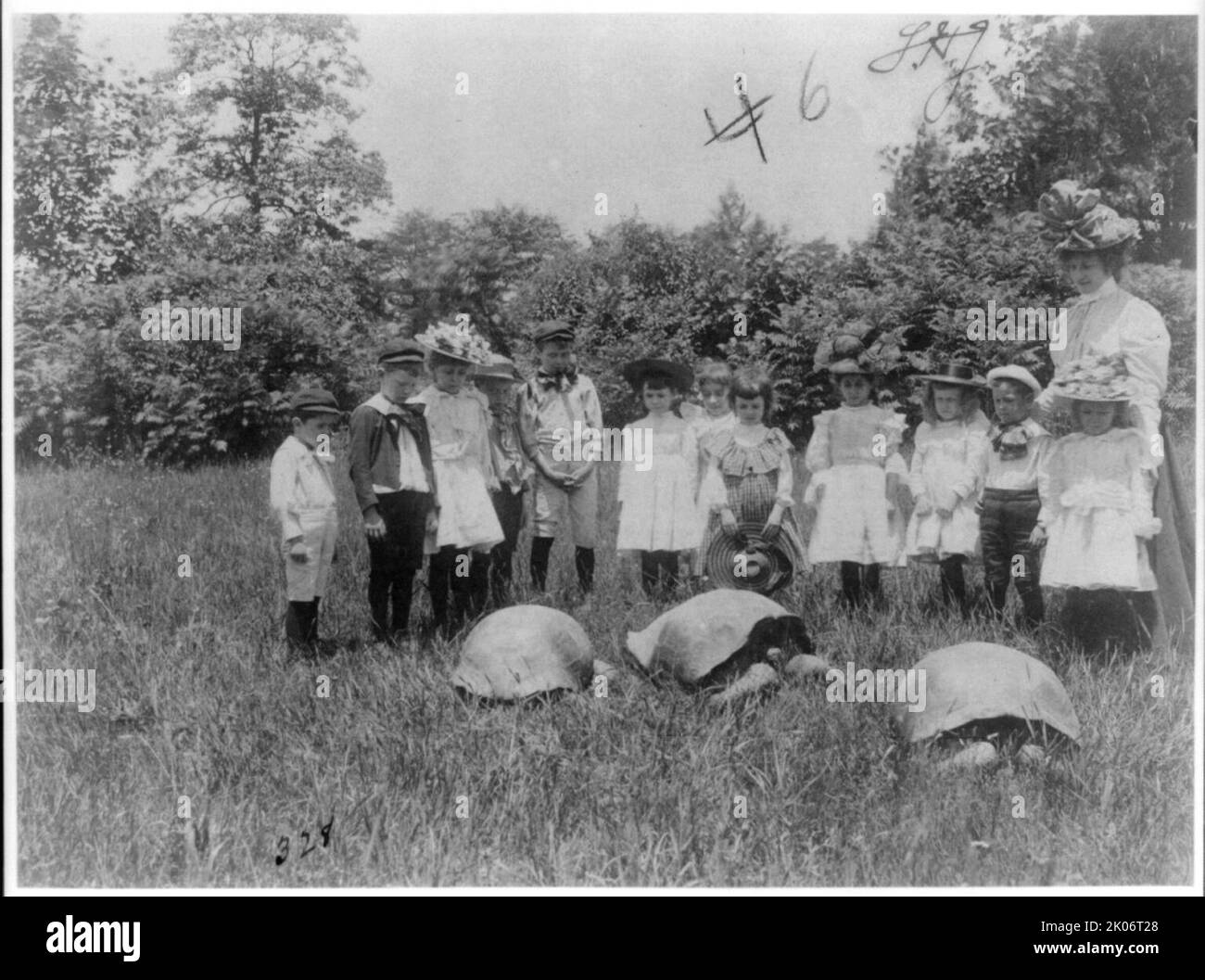 Group photo school trip country hi-res stock photography and images - Alamy