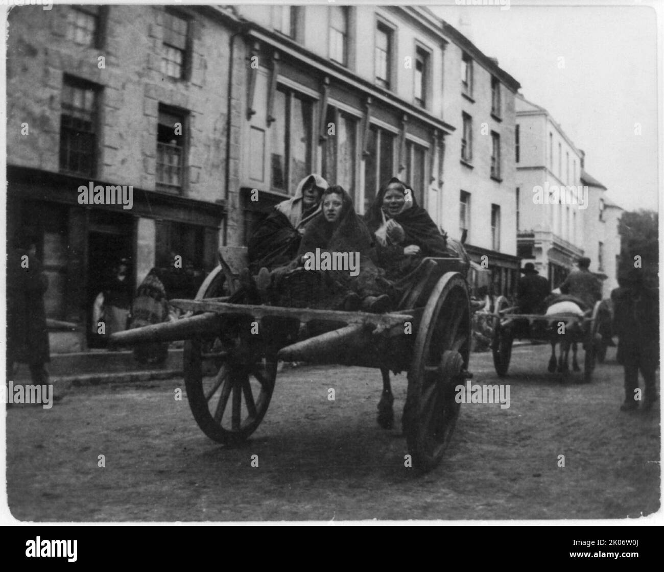Ireland horse drawn cart Black and White Stock Photos & Images - Alamy