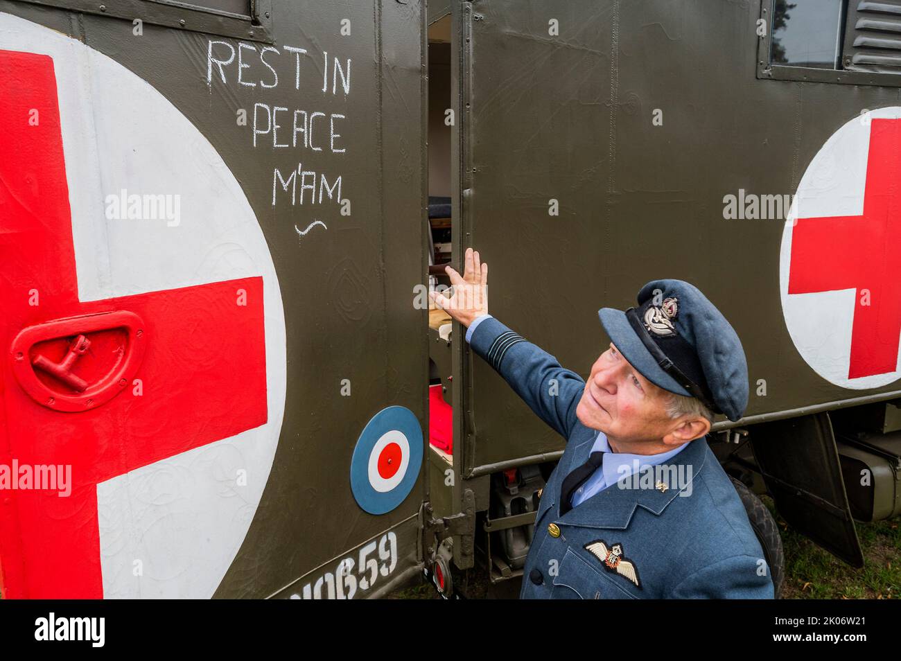 London, UK. 10th Sep, 2022. The ambulance has 'Rest in Peace M'am ...