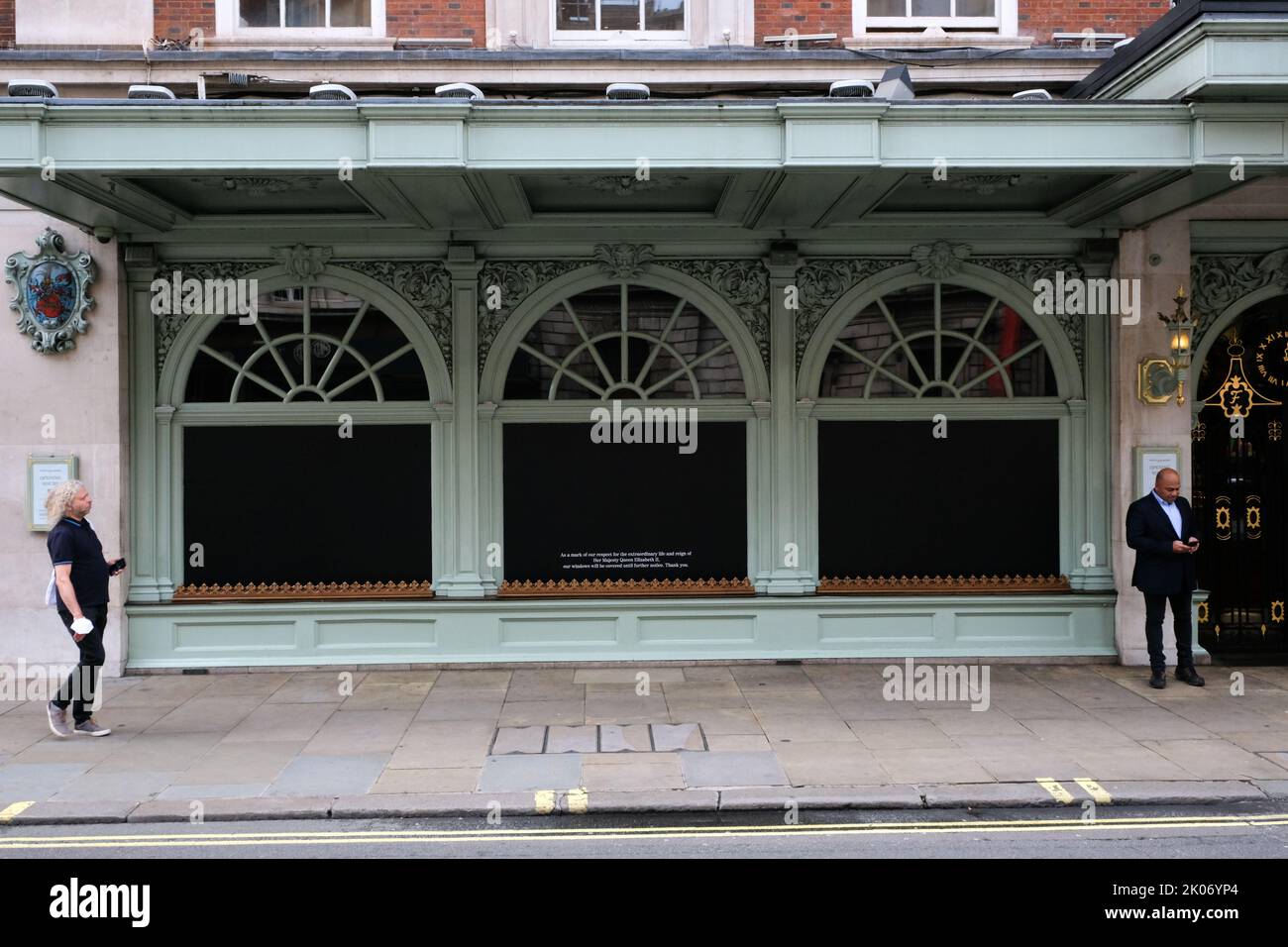 Blacked out windows hi-res stock photography and images - Alamy